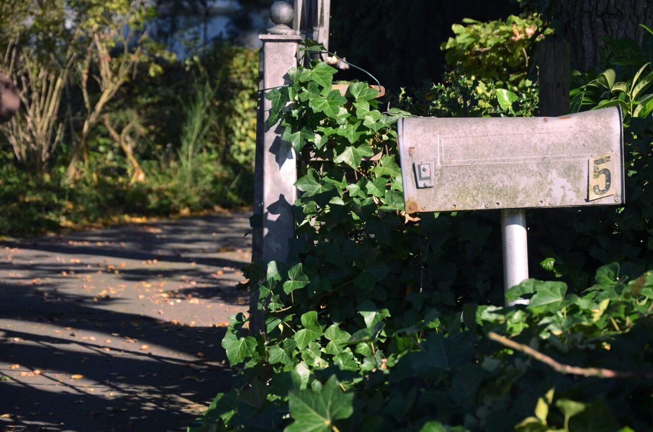 TOP FIVE Reasons to Replace Your Mailbox | Architectural Mailboxes